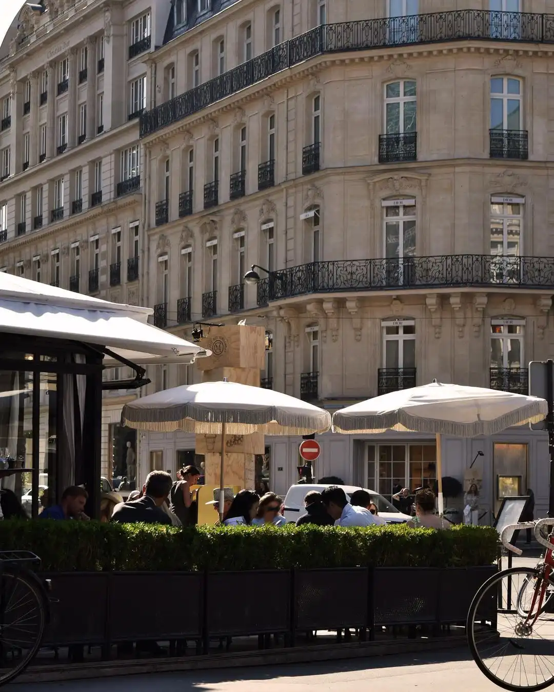 L'Avenue Paris Restaurant: Info, Menu & Reservations